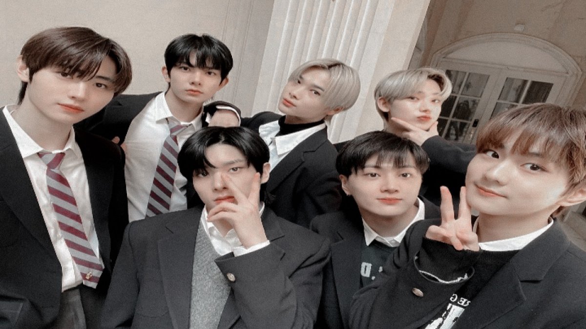 𝐌𝐲 𝐡𝐨𝐭 𝐛𝐨𝐲 [𝑬𝒏𝒉𝒚𝒑𝒉𝒆𝒏]👀 - Quiz.Postjung.com