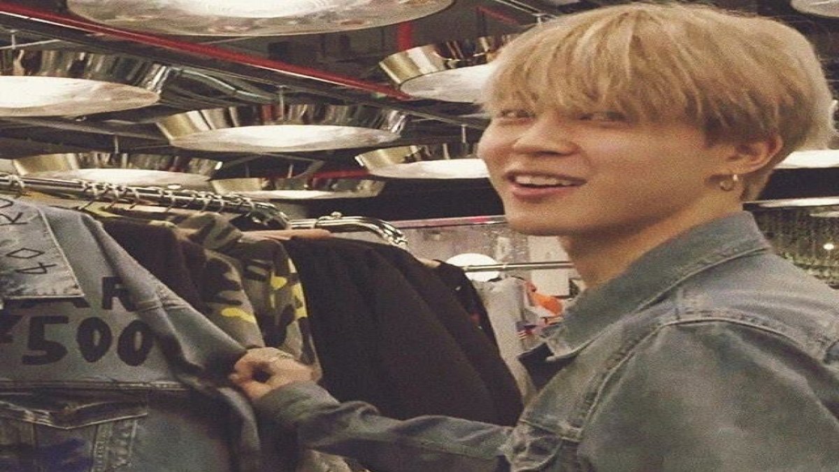 Go on a date with Jimin for a day.♥️🌚📸 - Quiz.Postjung.com
